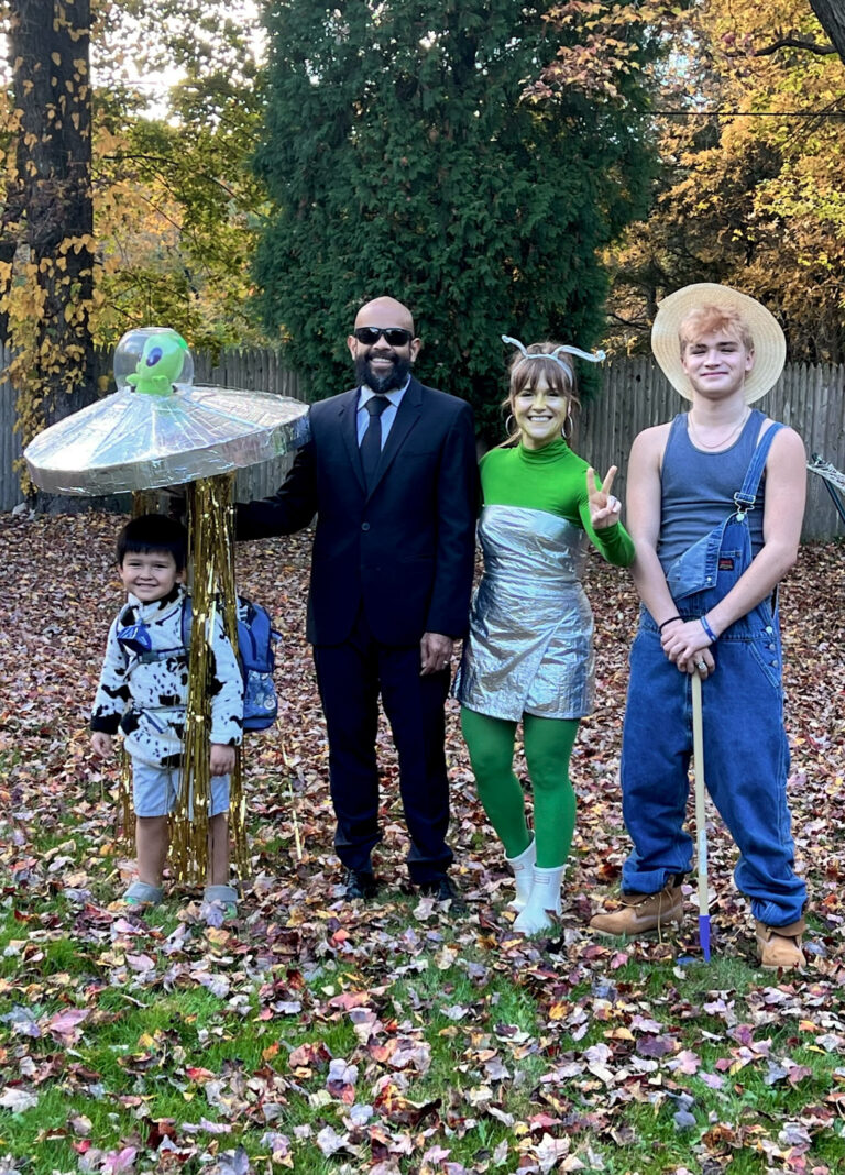 DIY Family Costume: Alien Abduction | Fairfield Connecticut Artist